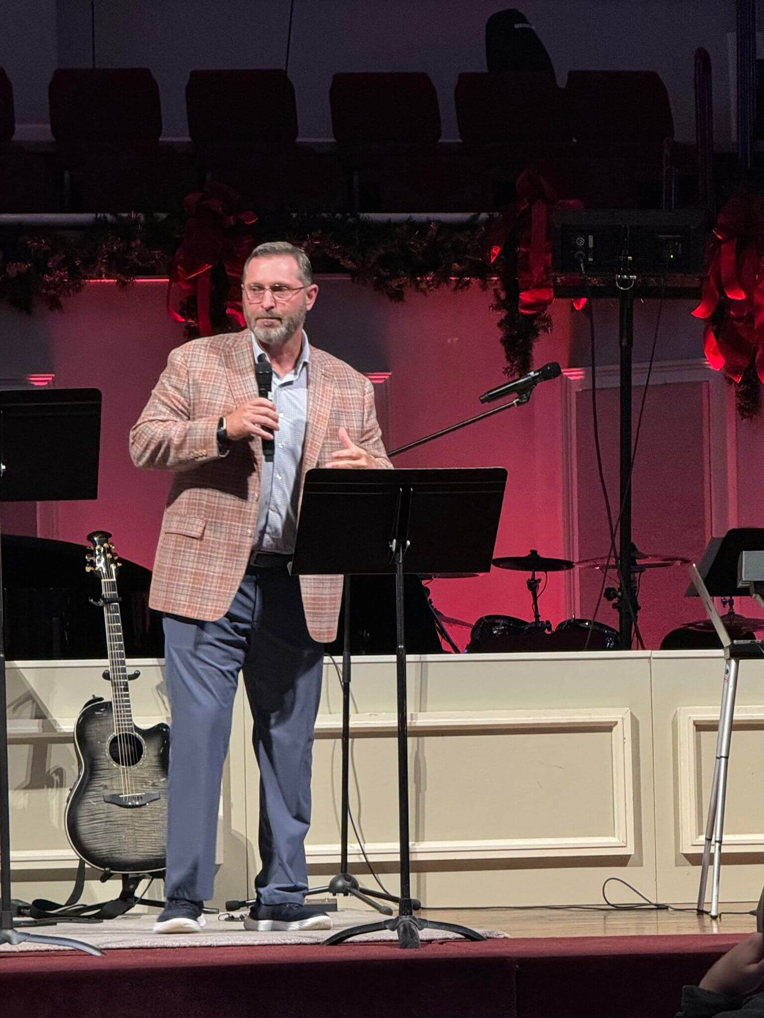 Auburn Coach Butch Thompson Inspires Students with Message of Faith ...